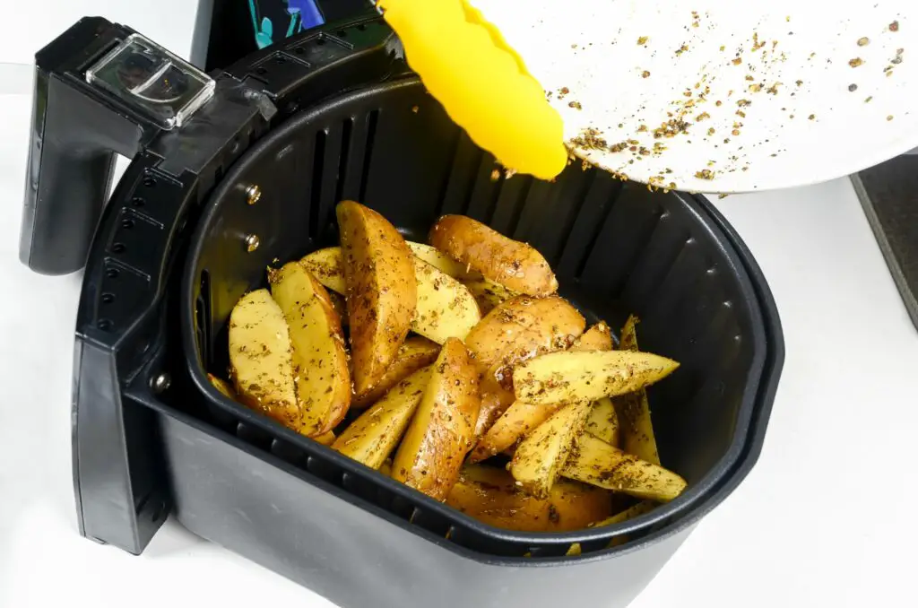 14 Common Mistakes People Make When Using Air Fryers That Need To Be ...